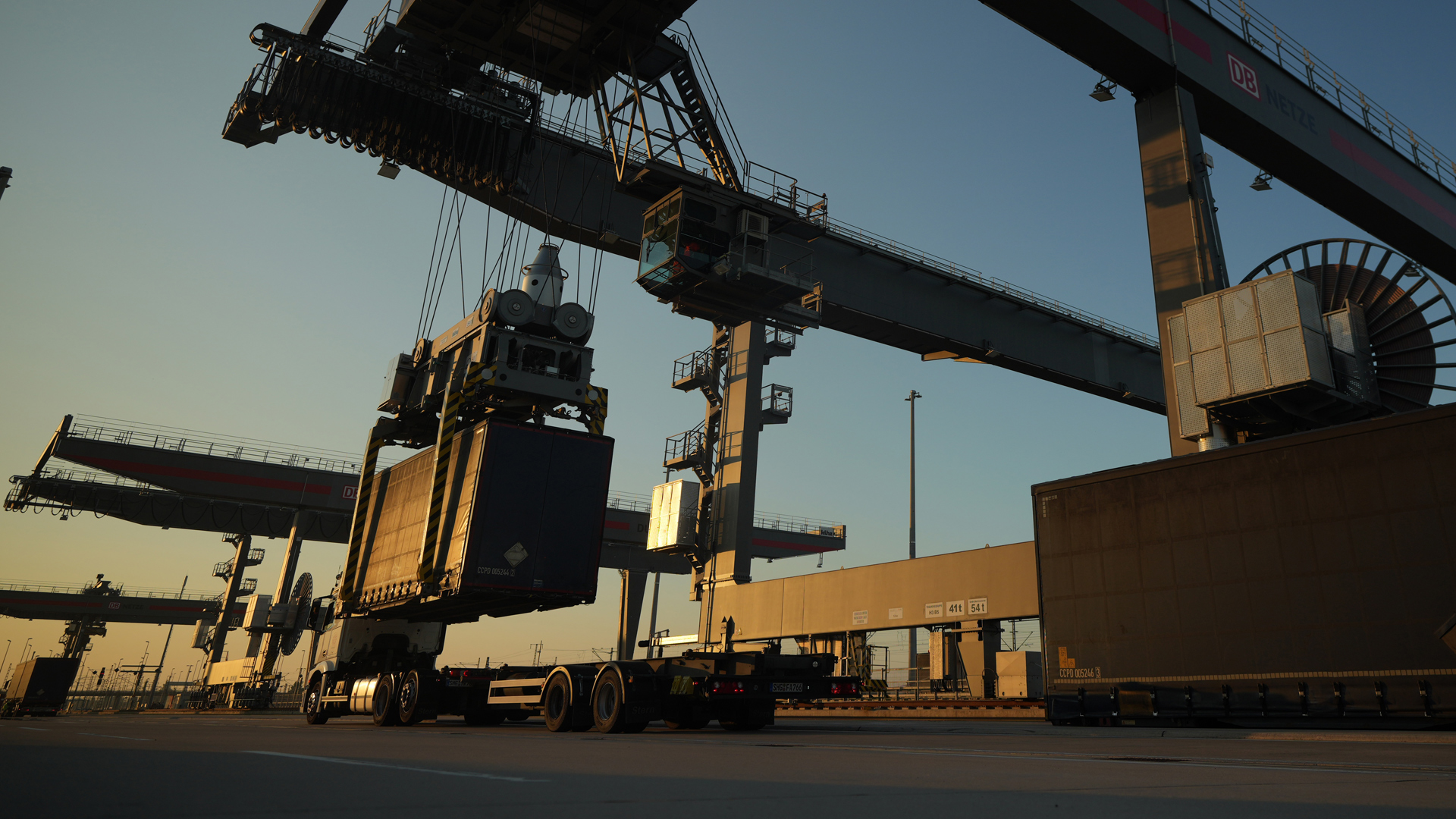 Transa-Deal genehmigt - DVZ