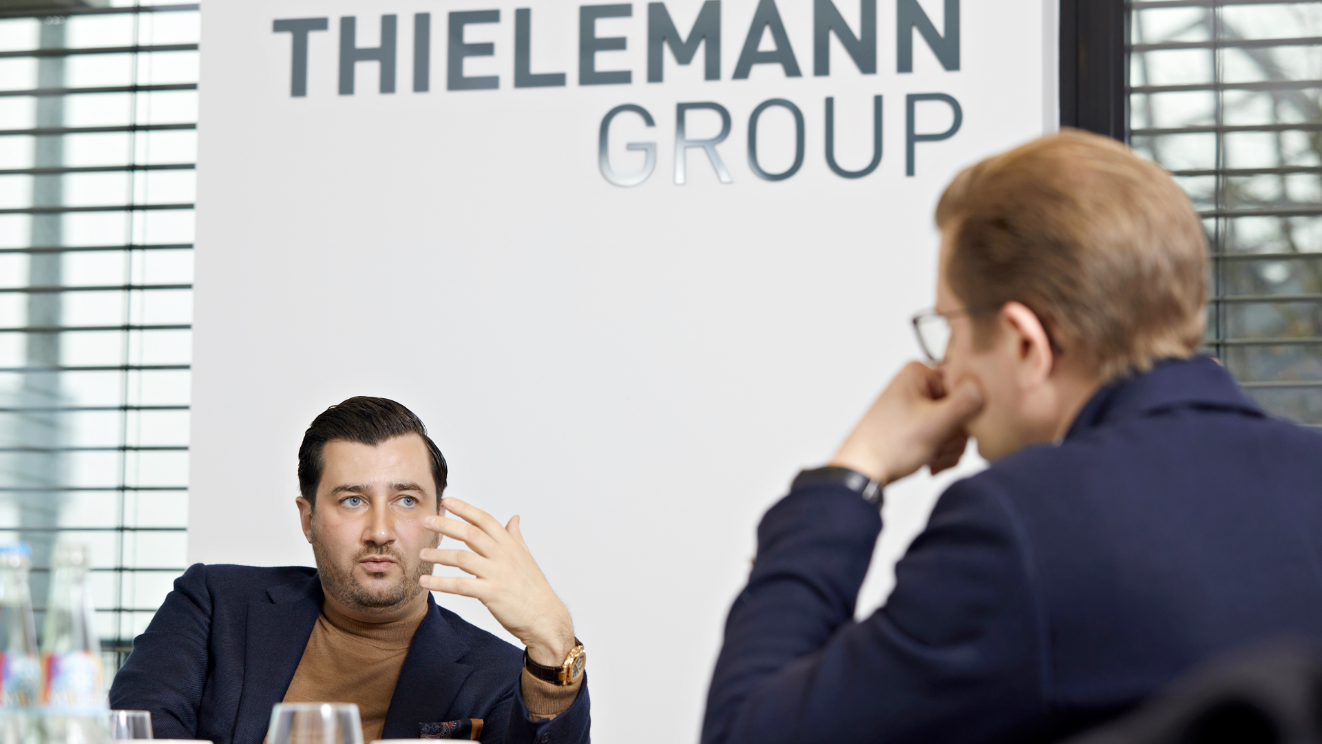 Navid Thielemann steigt in das M&A-Karussell ein - DVZ