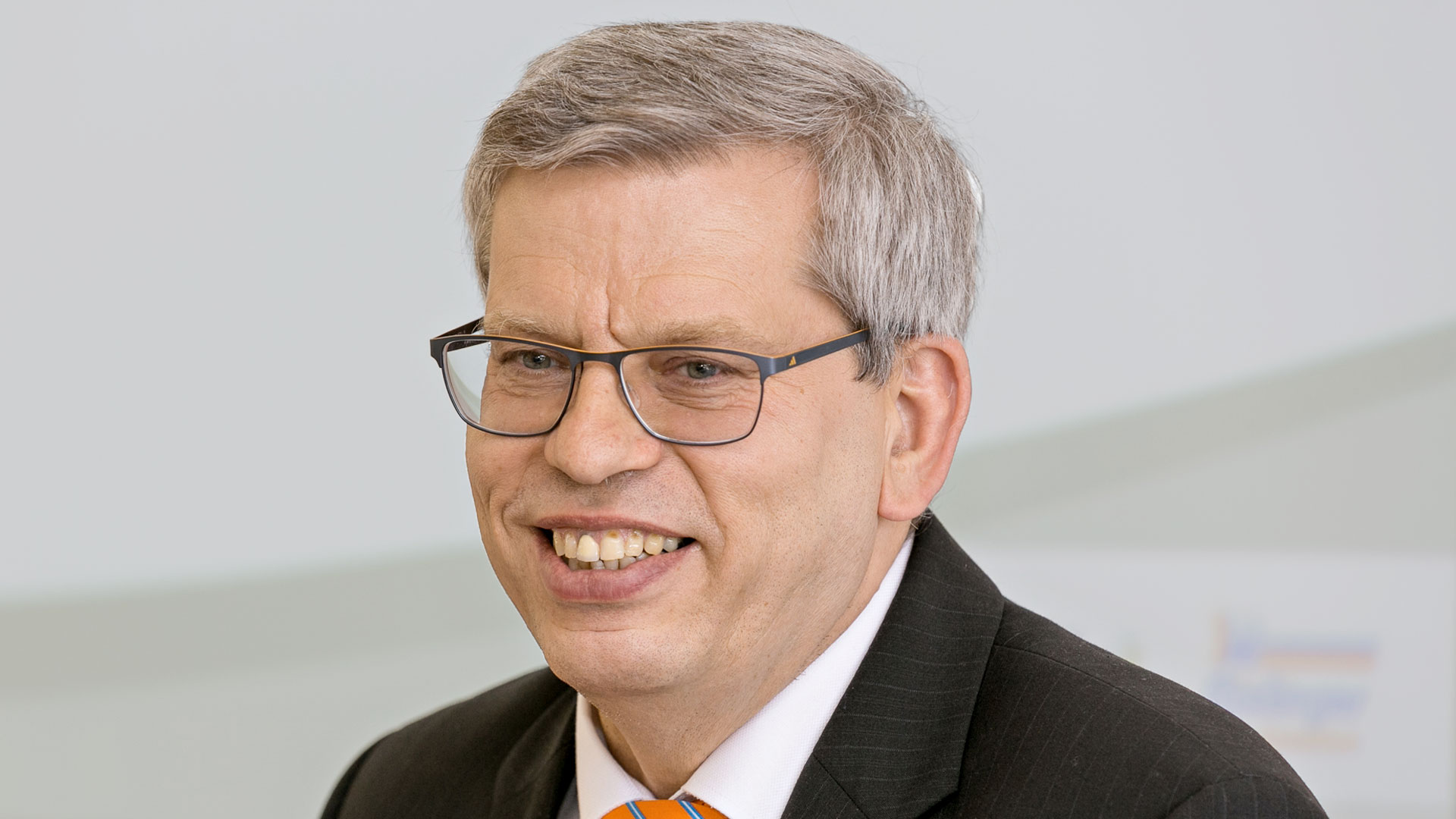 Rüdinger führt DSLV-Fachausschuss Straße - DVZ