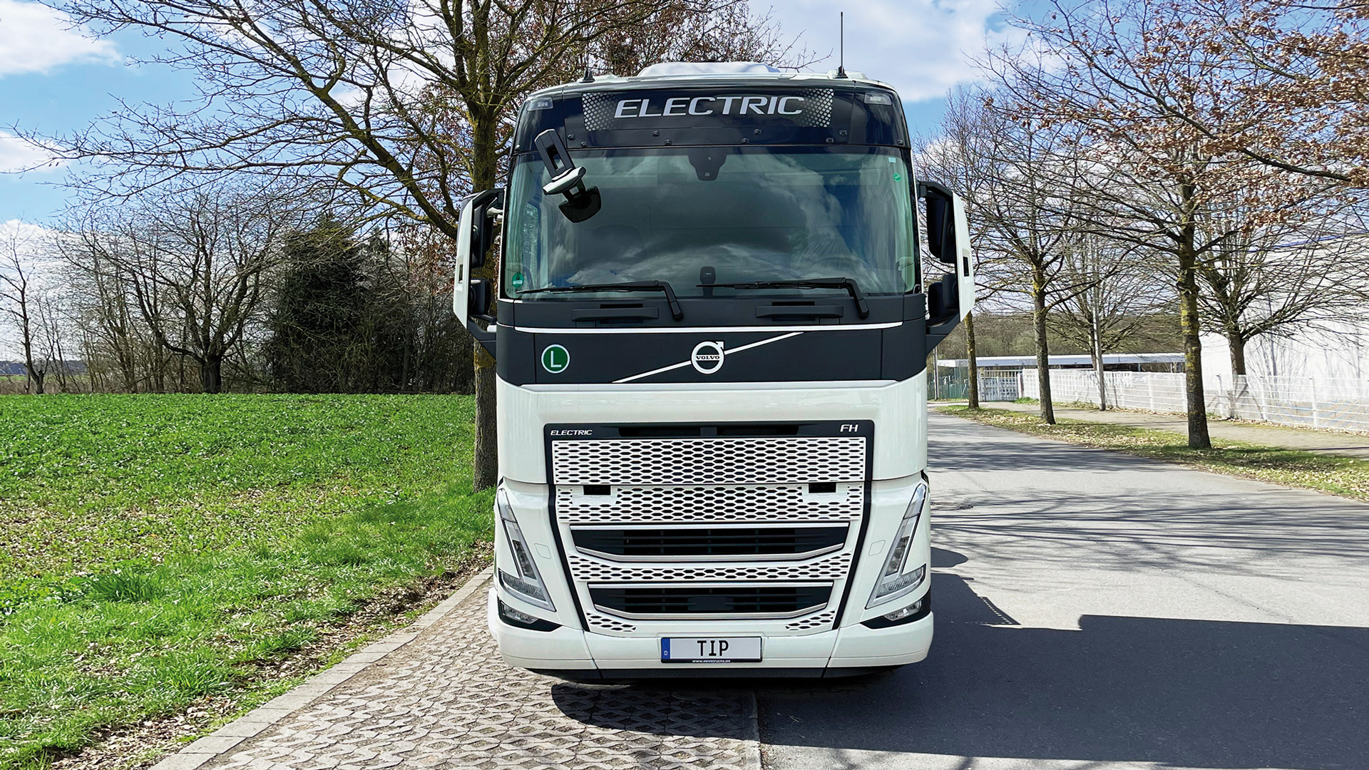 Tip steigt aktiv in die E-Lkw-Vermietung ein - DVZ