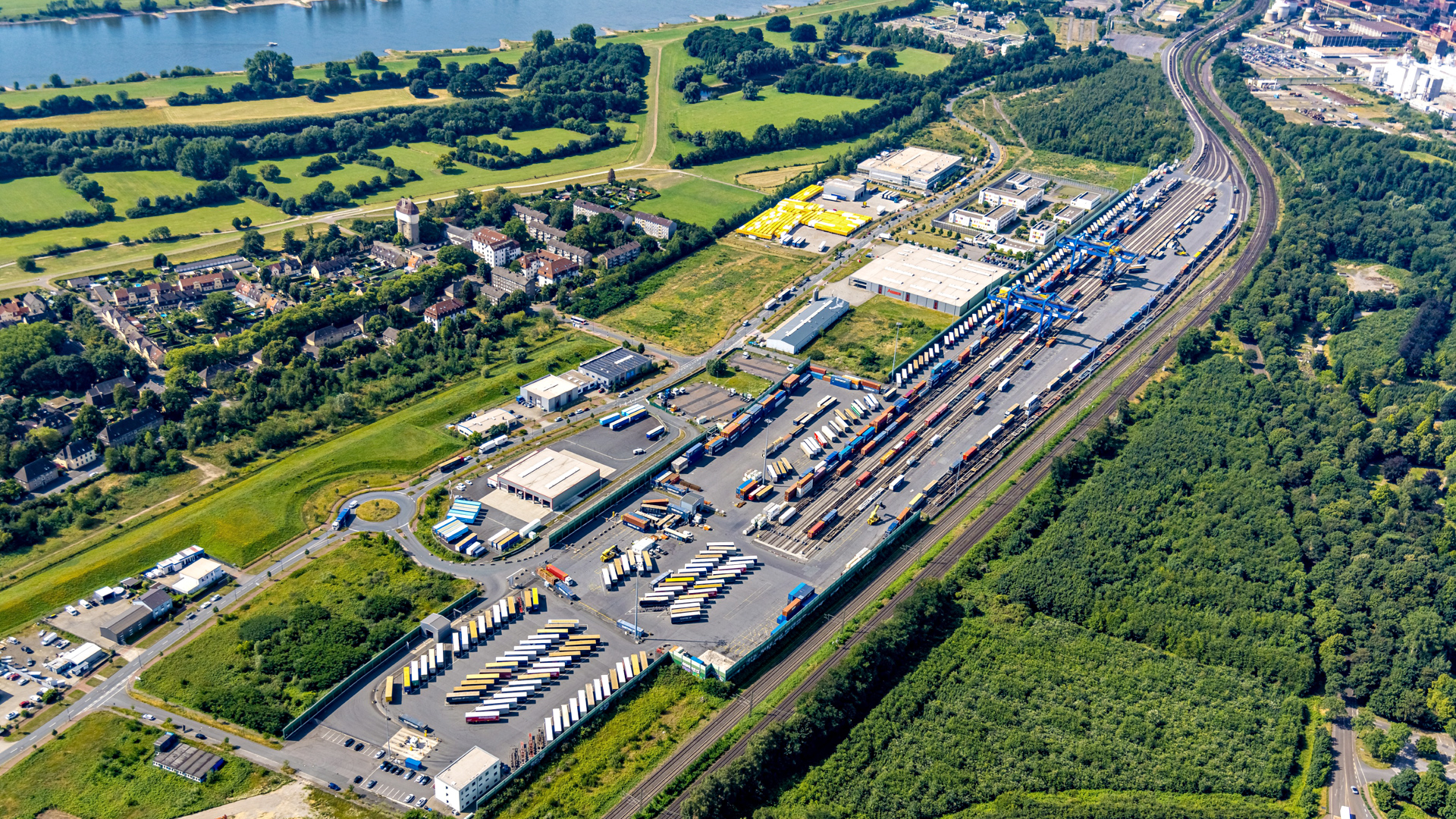 Duisport, Samskip und TX Logistik betreiben KV-Terminal - DVZ