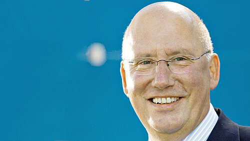 Michael Schenk wird 60 - DVZ