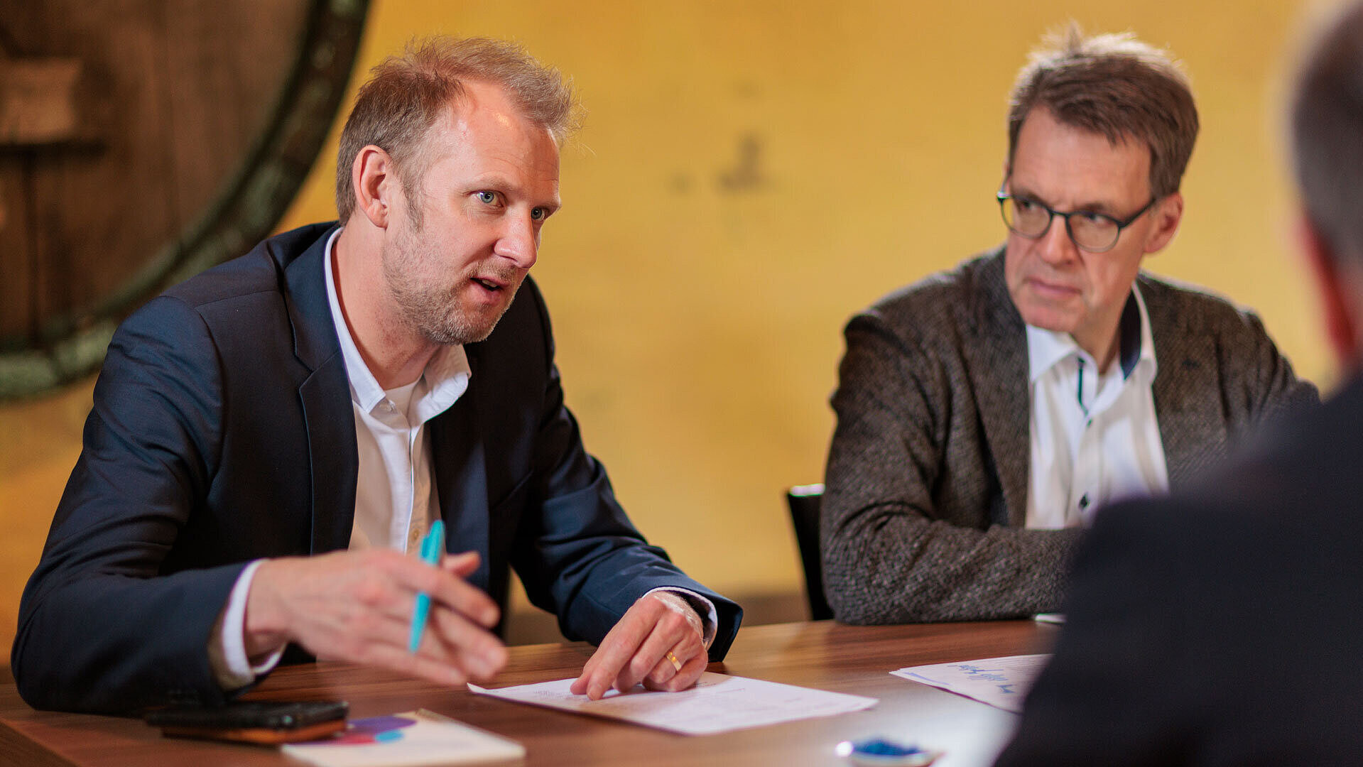 Expertenrat vor schwerer Aufgabe - DVZ