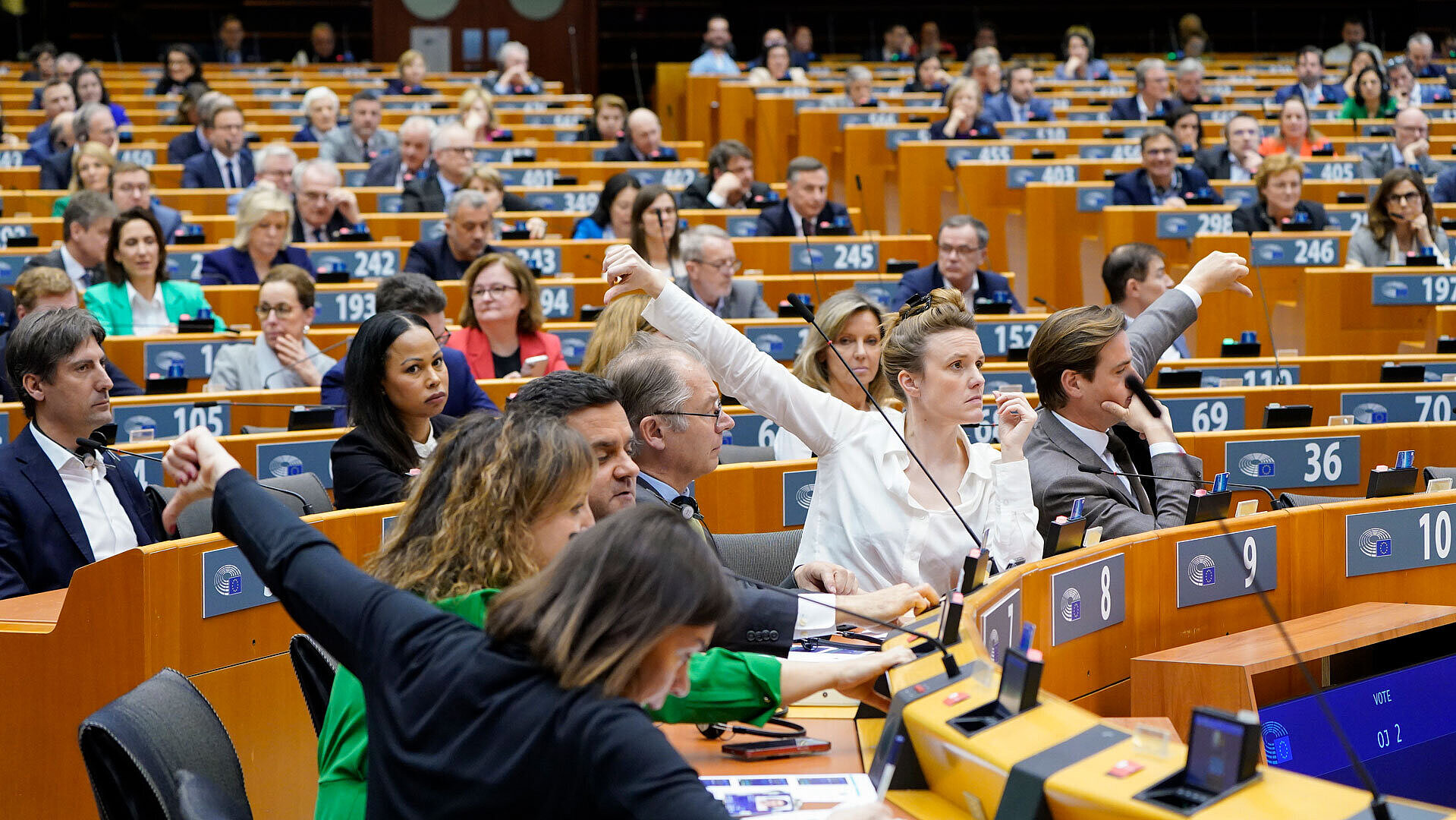 Europaparlament verabschiedet CO₂-Grenzwerte für Lkw - DVZ