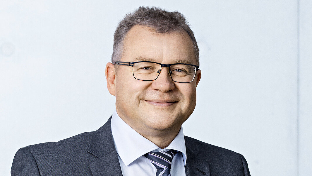 Frank Sobotka wird CEO der Luft- und Seefracht bei DSV - DVZ