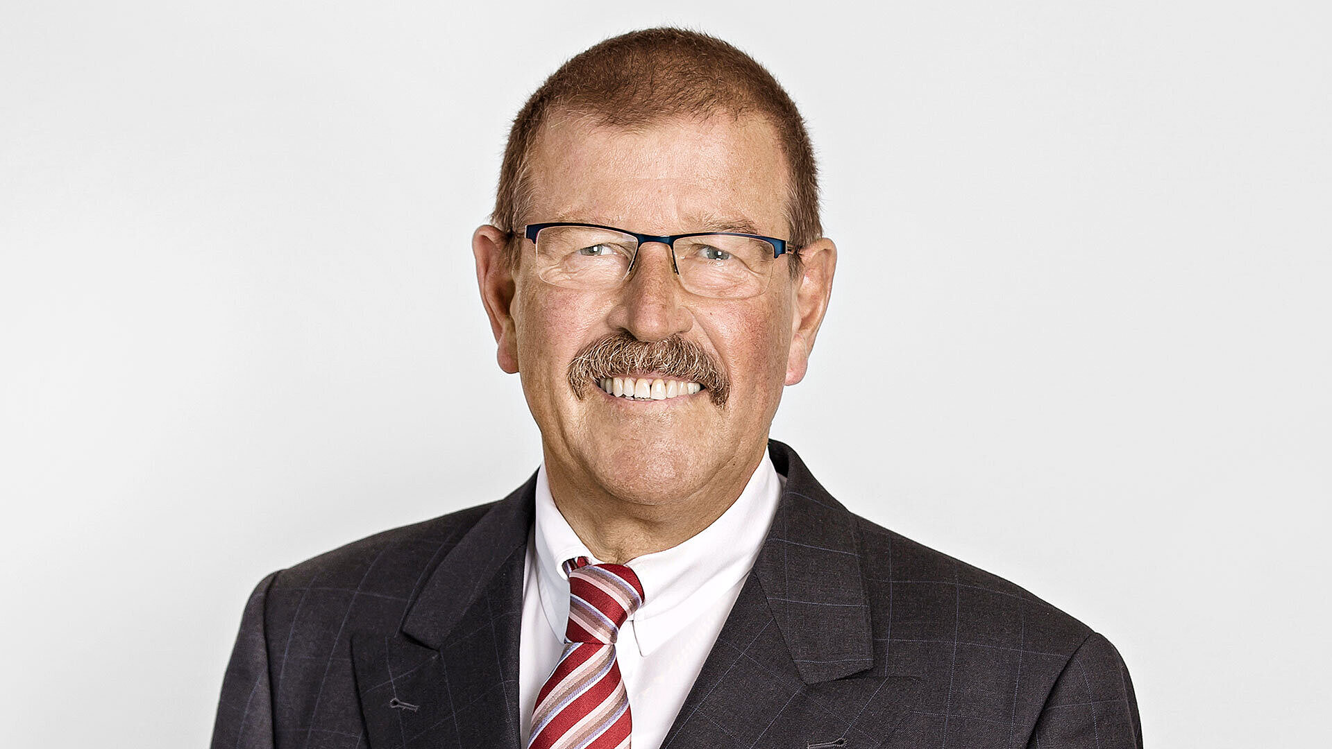 Wolfgang Albeck gibt Transoflex-Geschäftsführung ab - DVZ