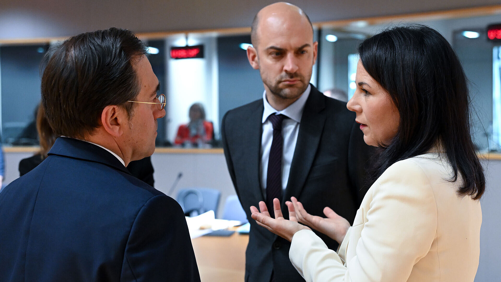 EU verlängert Russland-Sanktionen und denkt über neue nach - DVZ