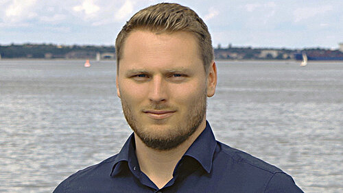 Niklas Soltow gewinnt den Young Ship Agent Award 2017 - DVZ