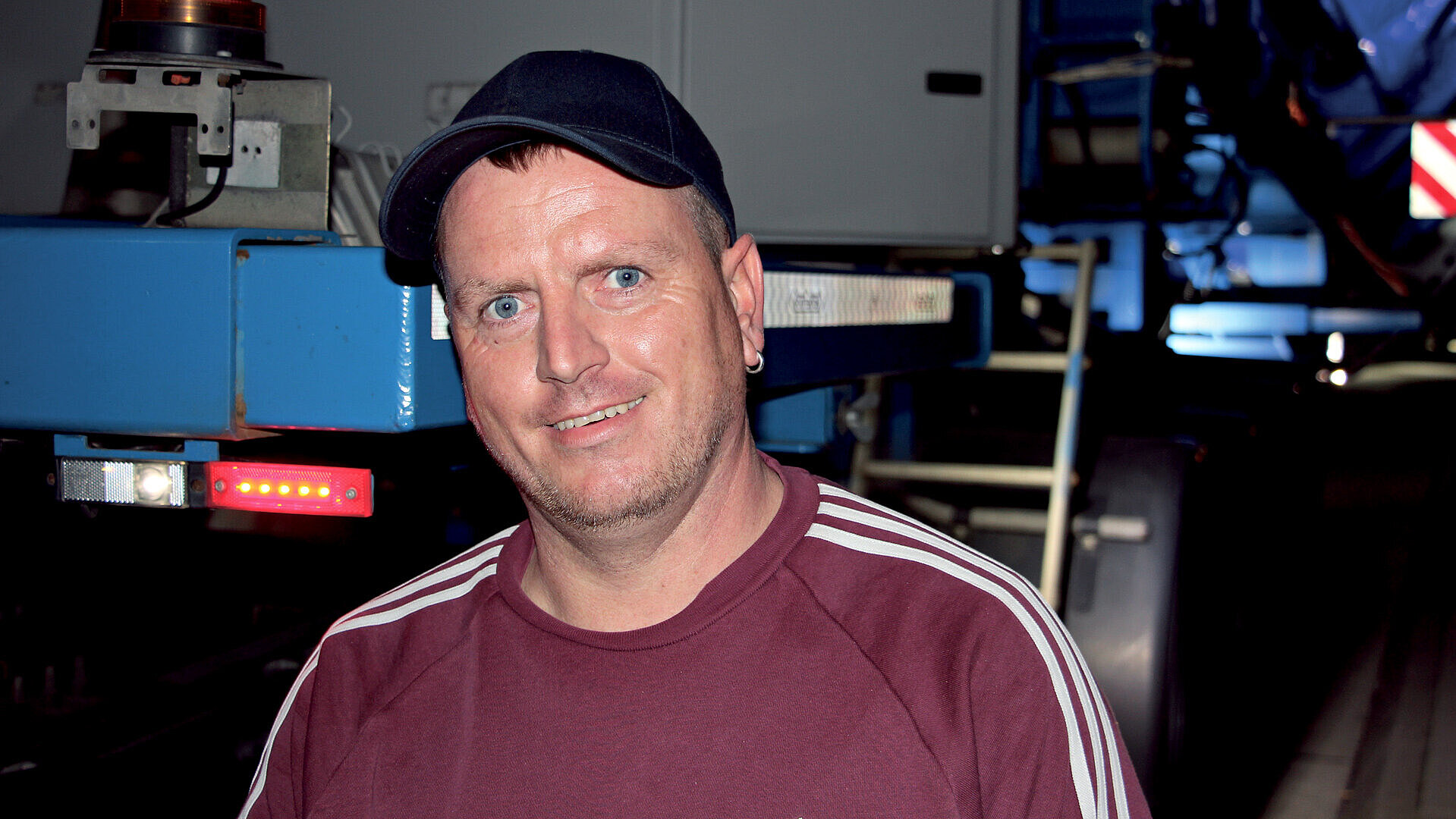 Nachtschicht: Mit dem Schwertransporter über die Elbe - DVZ