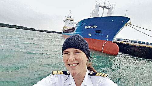 Miss Captain geht an Land - DVZ