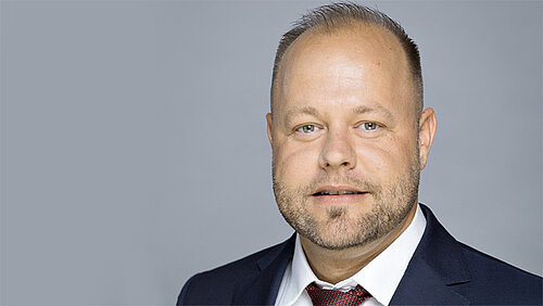 Computeruniverse holt BLG-Manager - DVZ