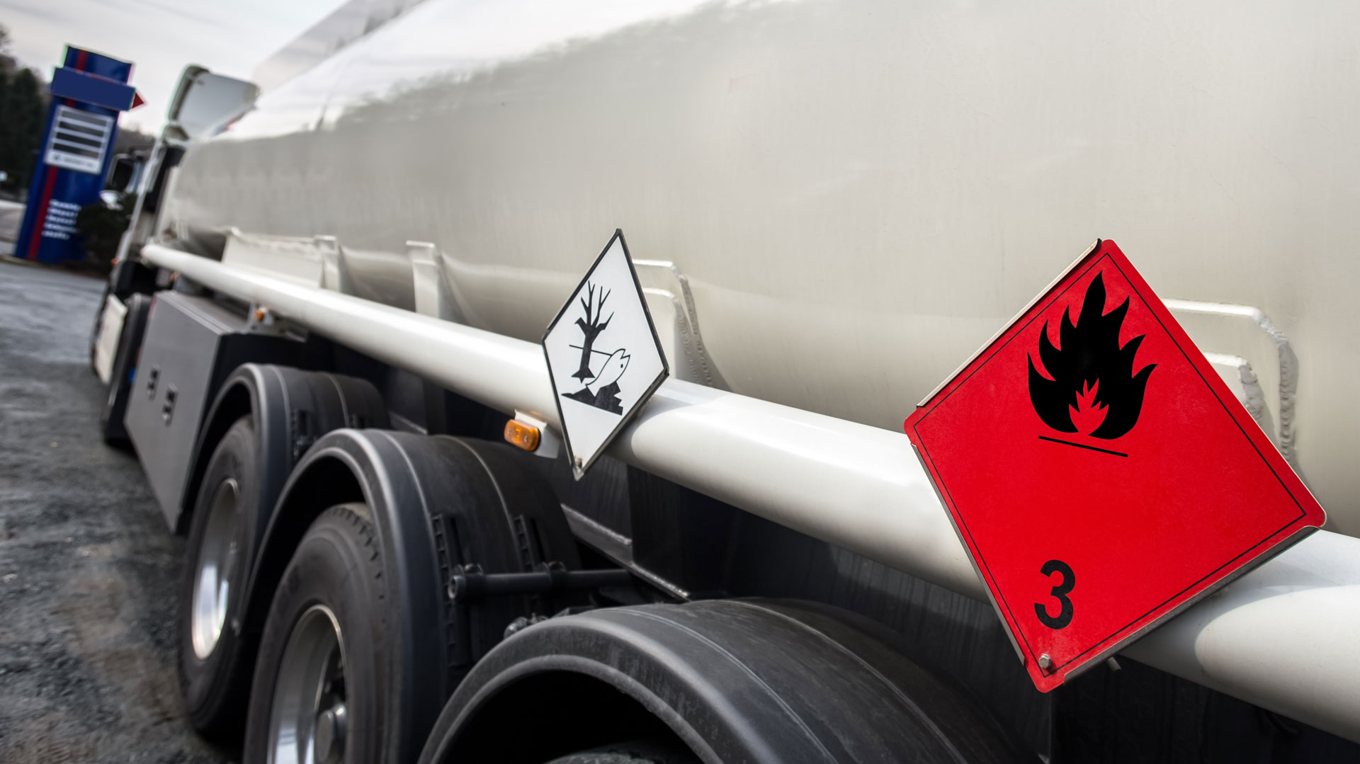 Neuauflage der Vorschriften für Gefahrgut - DVZ