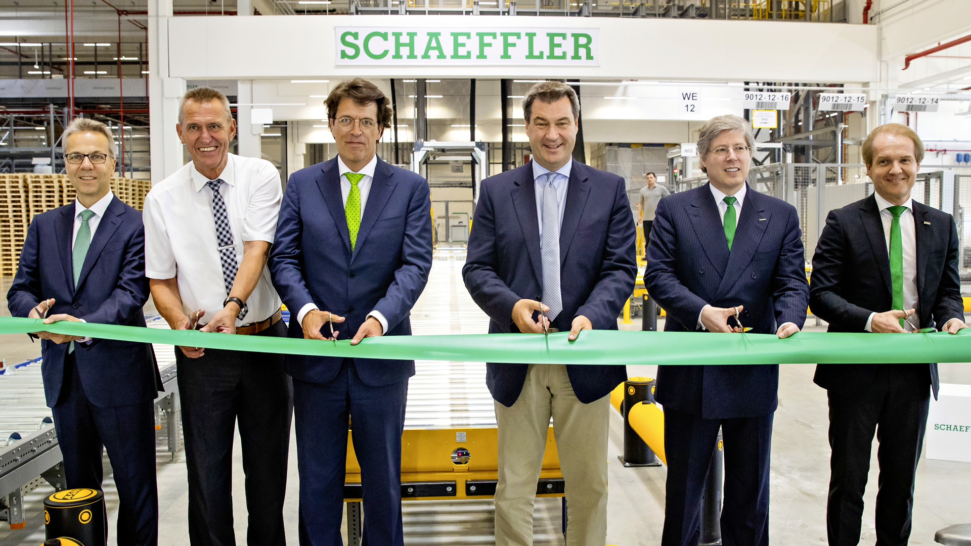 Schaeffler eröffnet Zentrallager in Kitzingen - DVZ