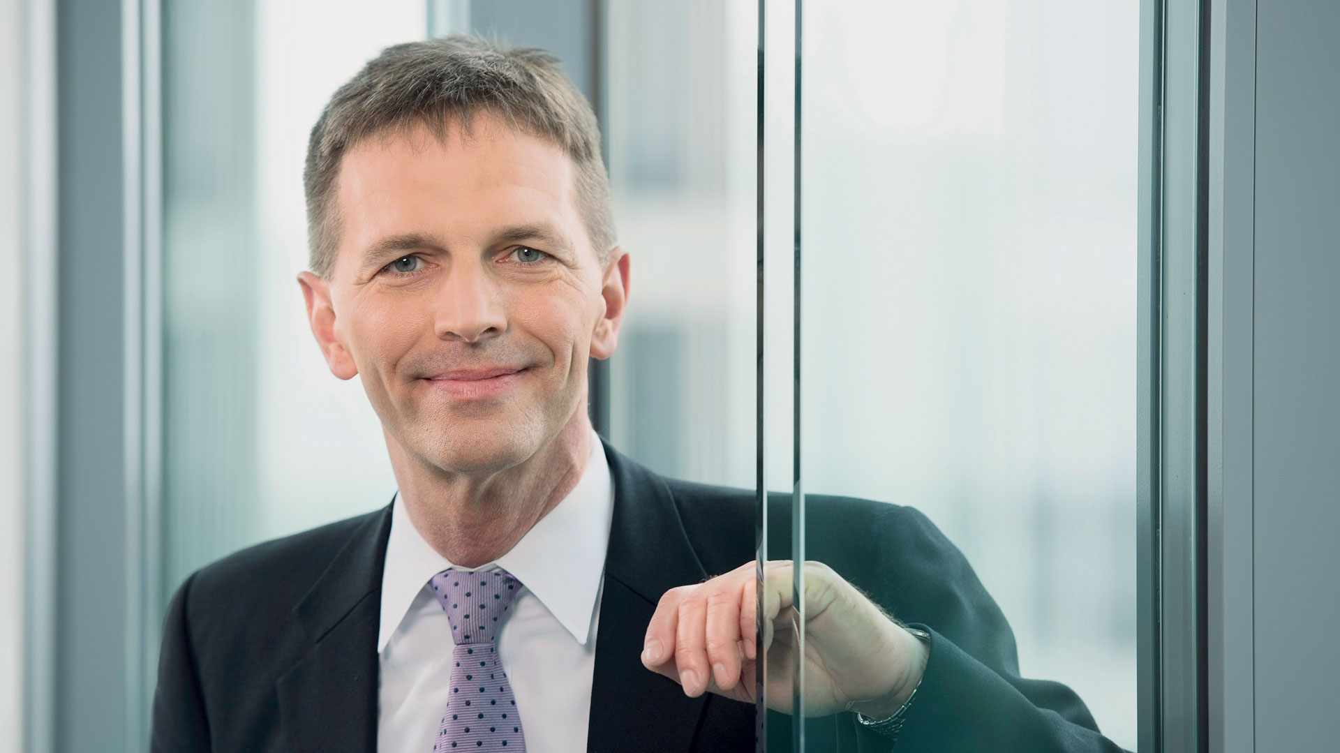 Tom Schmitt verlässt angeblich Schenker - DVZ