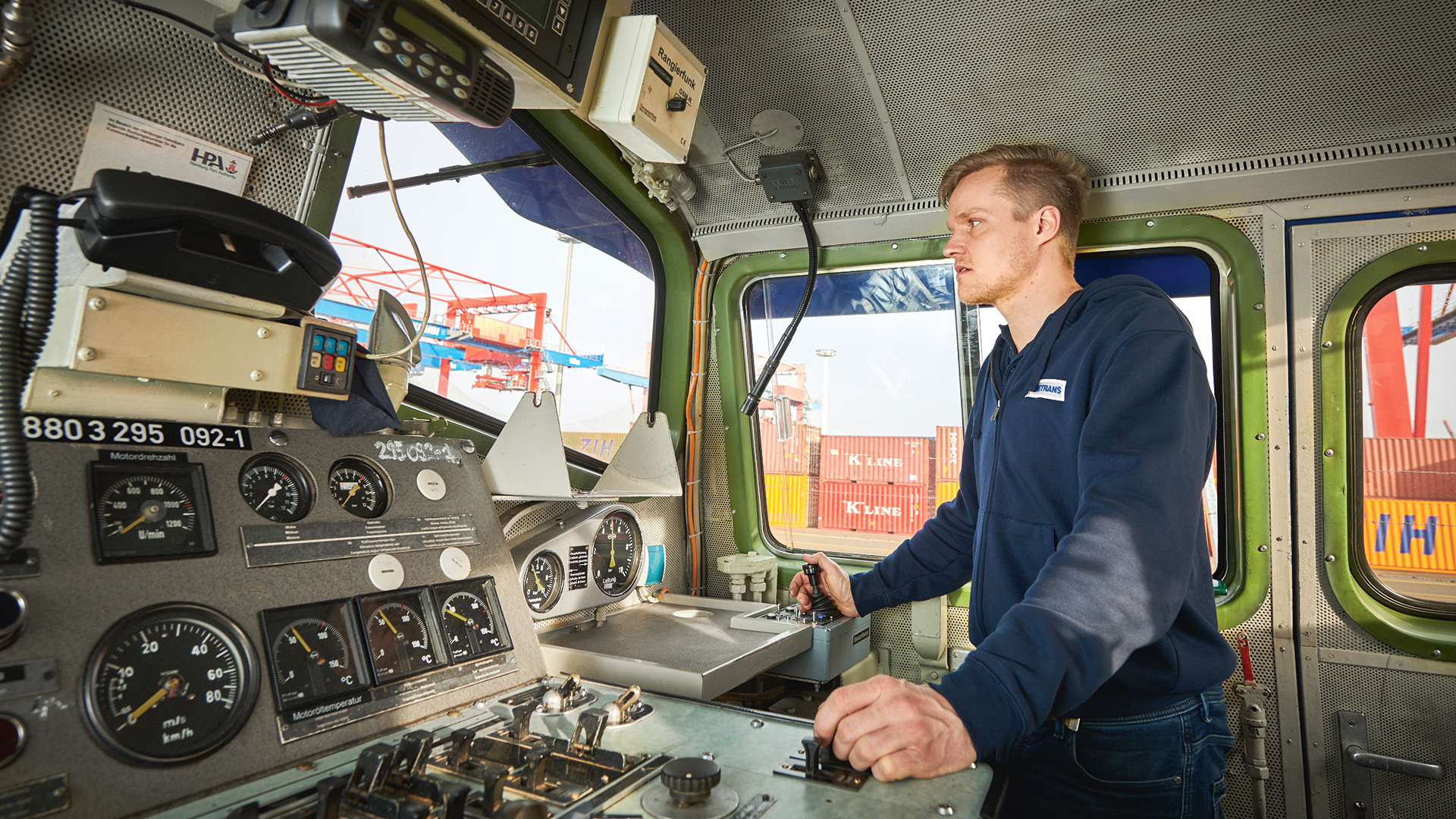 Mit Laptop, Handy und Fachwissen - DVZ