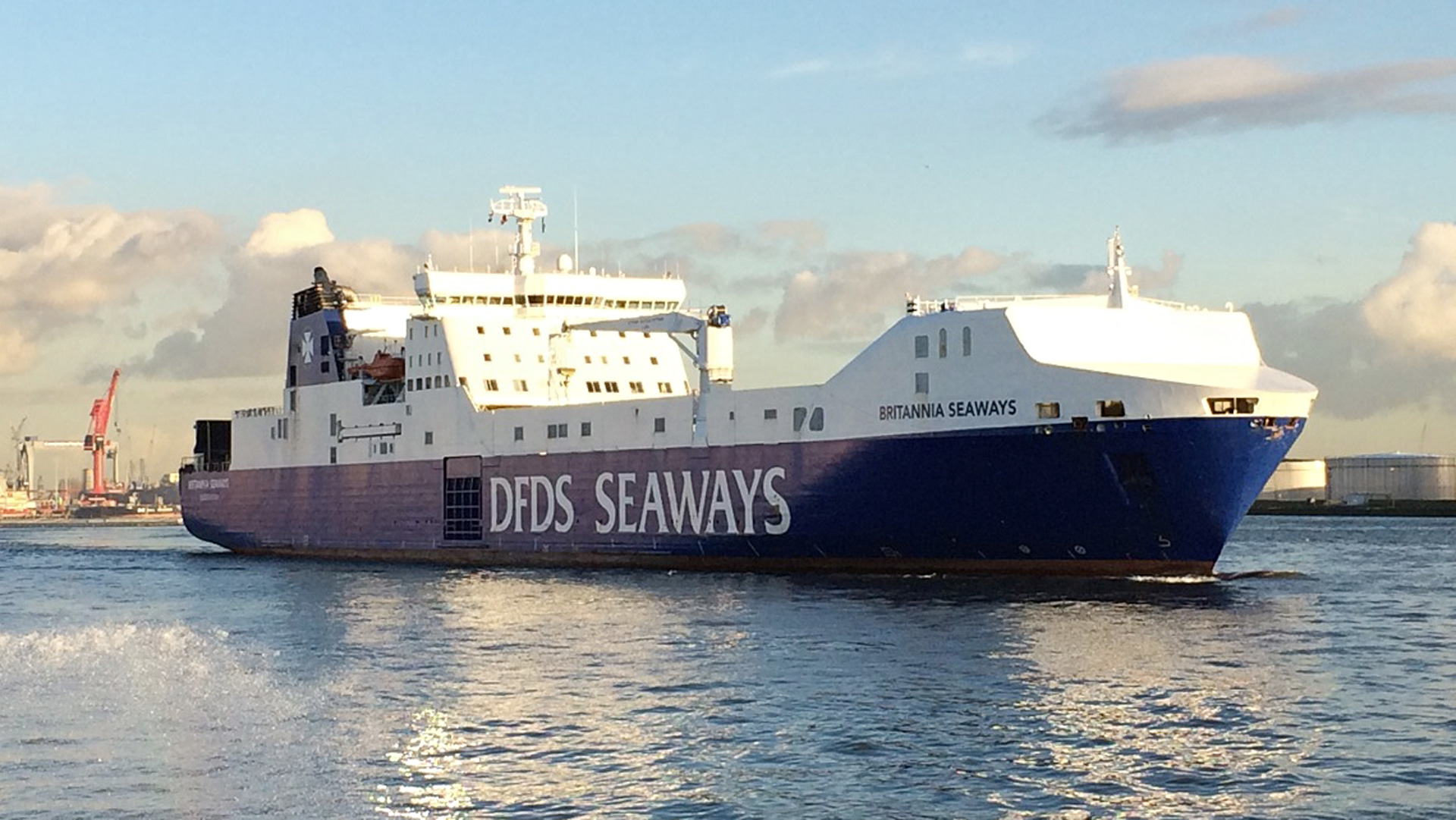 DFDS hebt Geschäftsprognose an - DVZ
