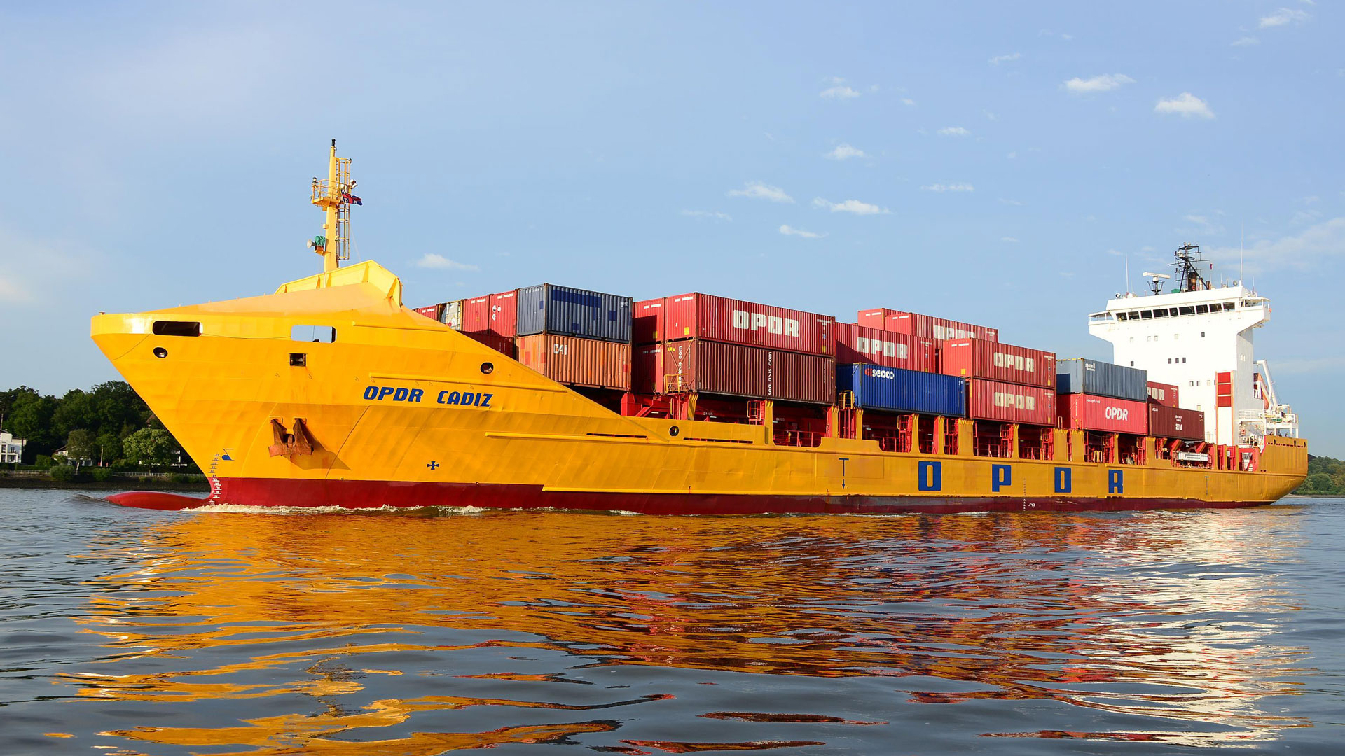 CMA CGM fusioniert MacAndrews und OPDR - DVZ