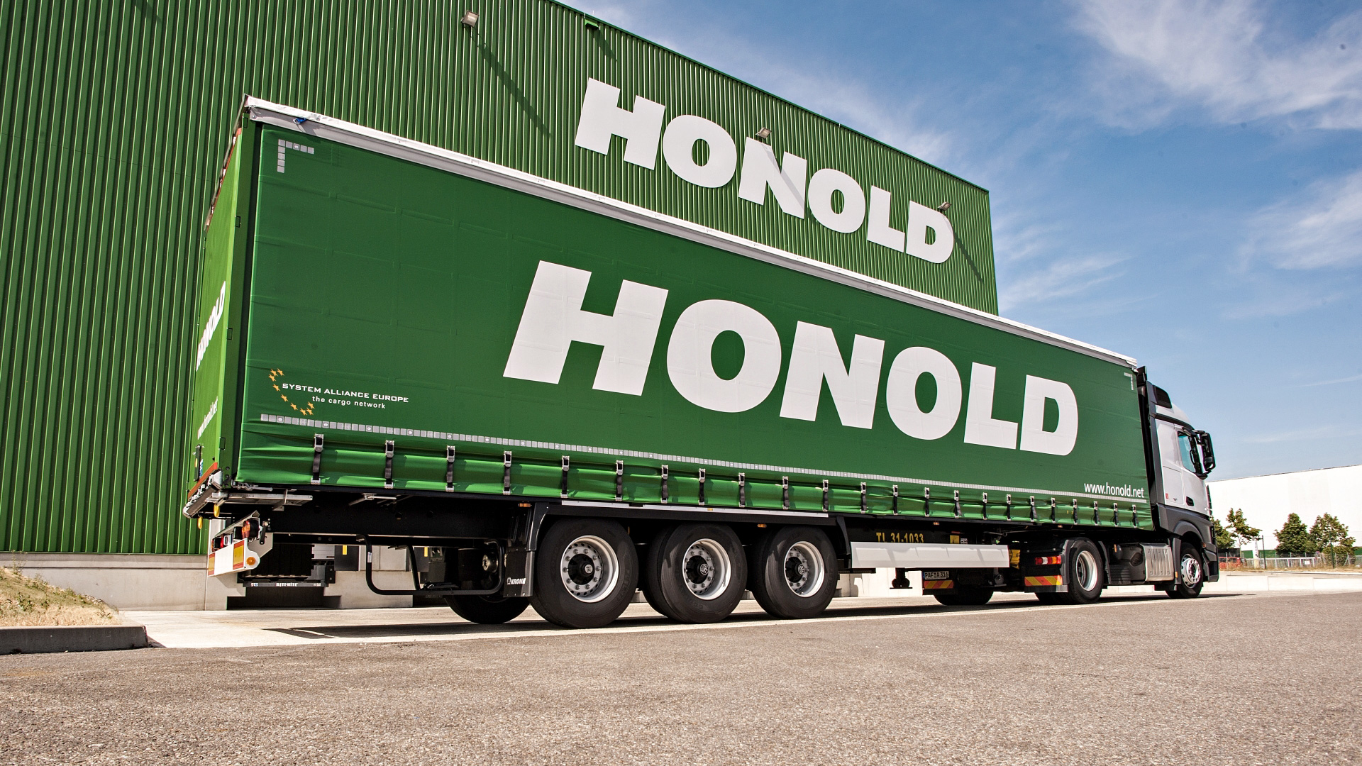 Honold baut Logistikzentrum und Batteriepark - DVZ