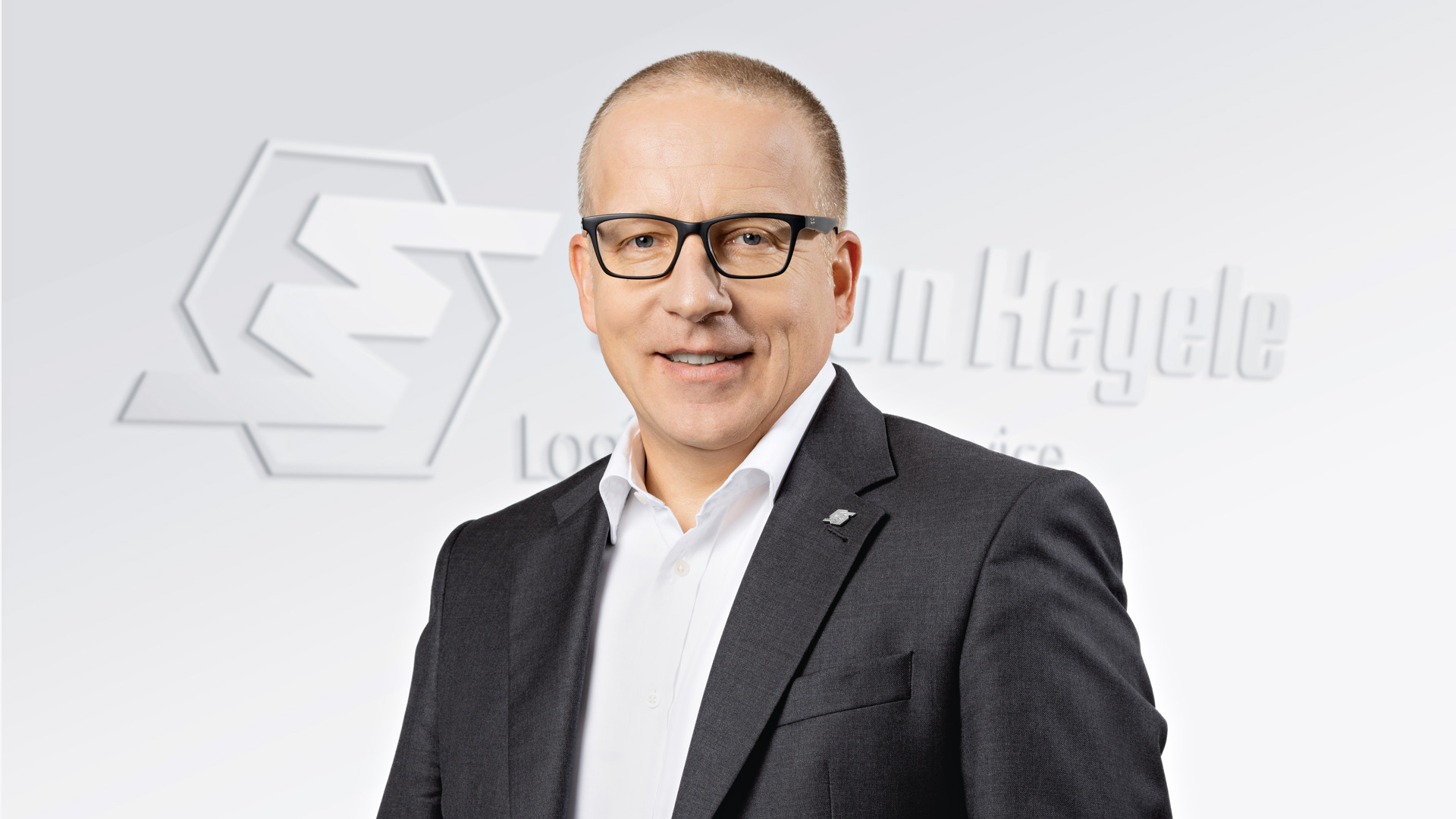 Simon Hegele greift wieder an - DVZ