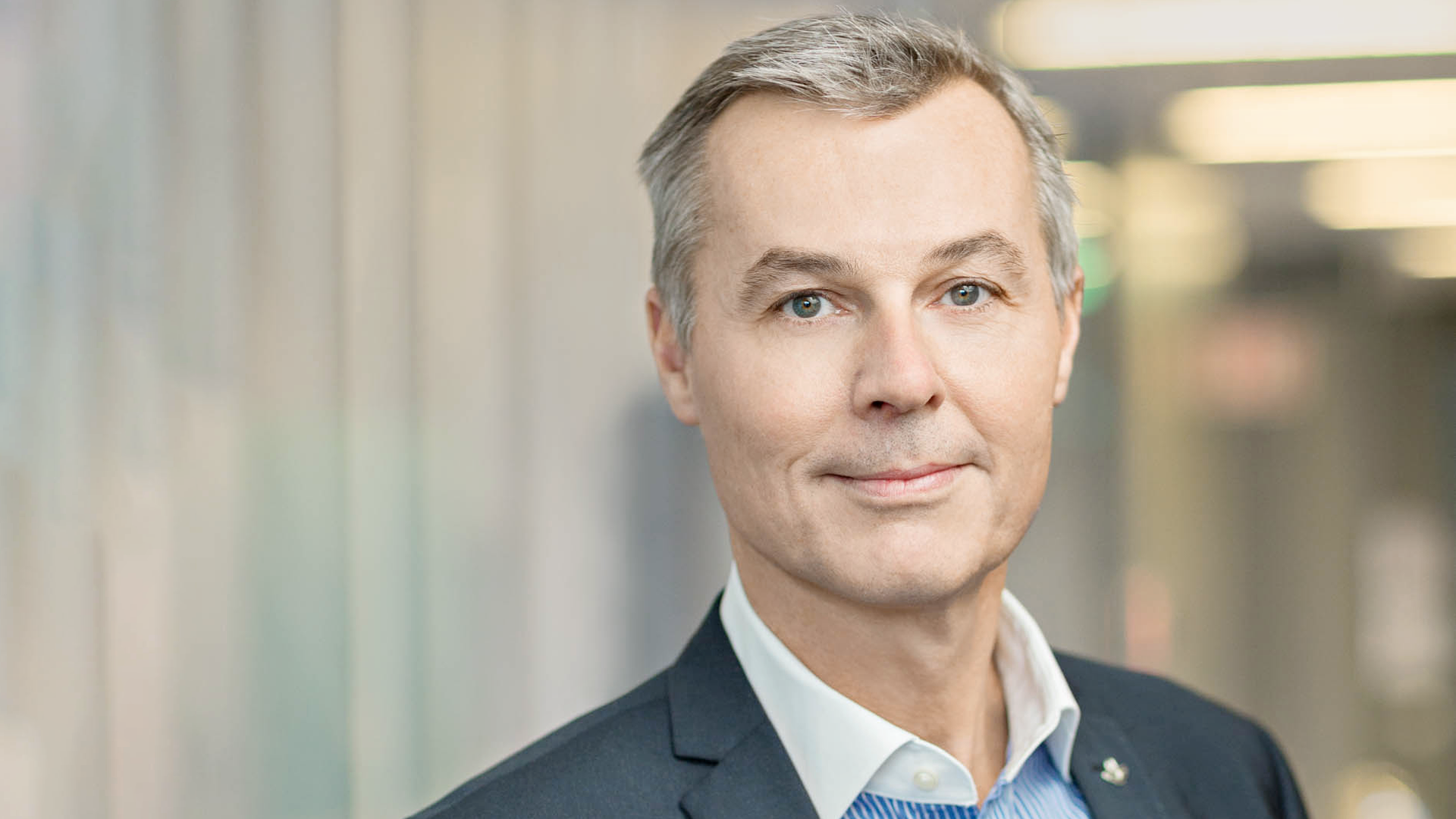 Europäischer Eisenbahnverband CER bestätigt Präsident Fritzson im Amt - DVZ
