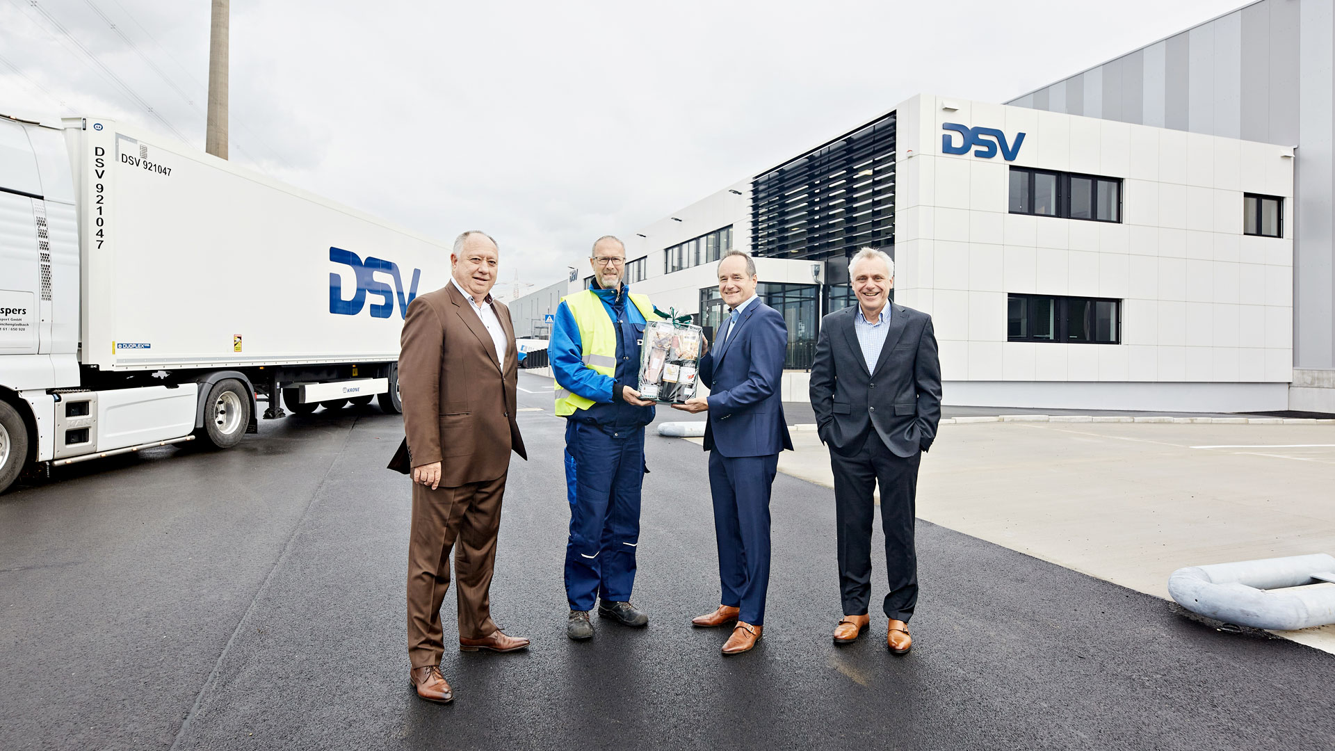 DSV mit neuem Logistikzentrum im Duisburger Hafen - DVZ
