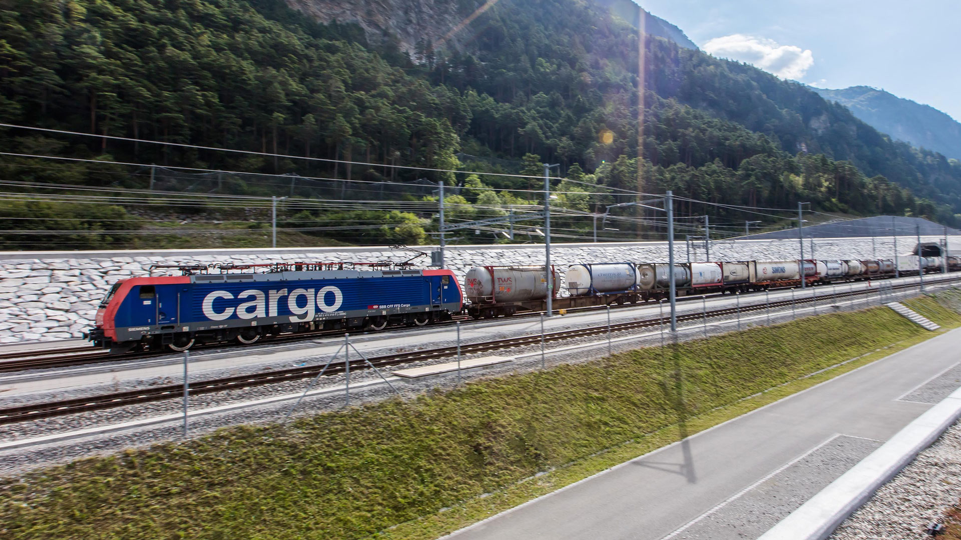 Erfolgreiches Jahr für Hupac - DVZ