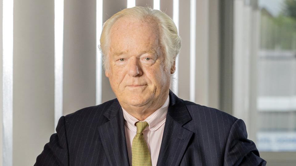 Thomas Hoyer wird 70 - DVZ