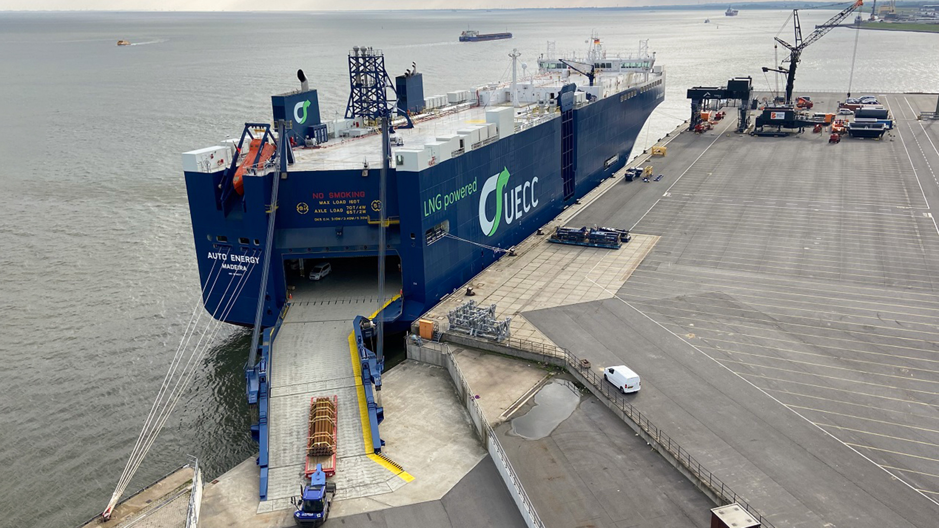 UECC mit neuem Dienst in Cuxhaven - DVZ