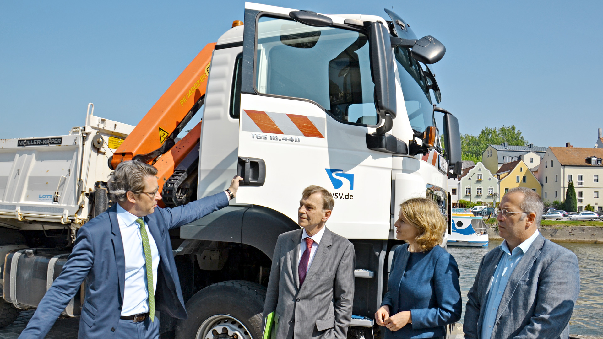 Scheuer eröffnet neues Wasser- und Schifffahrtsamt - DVZ