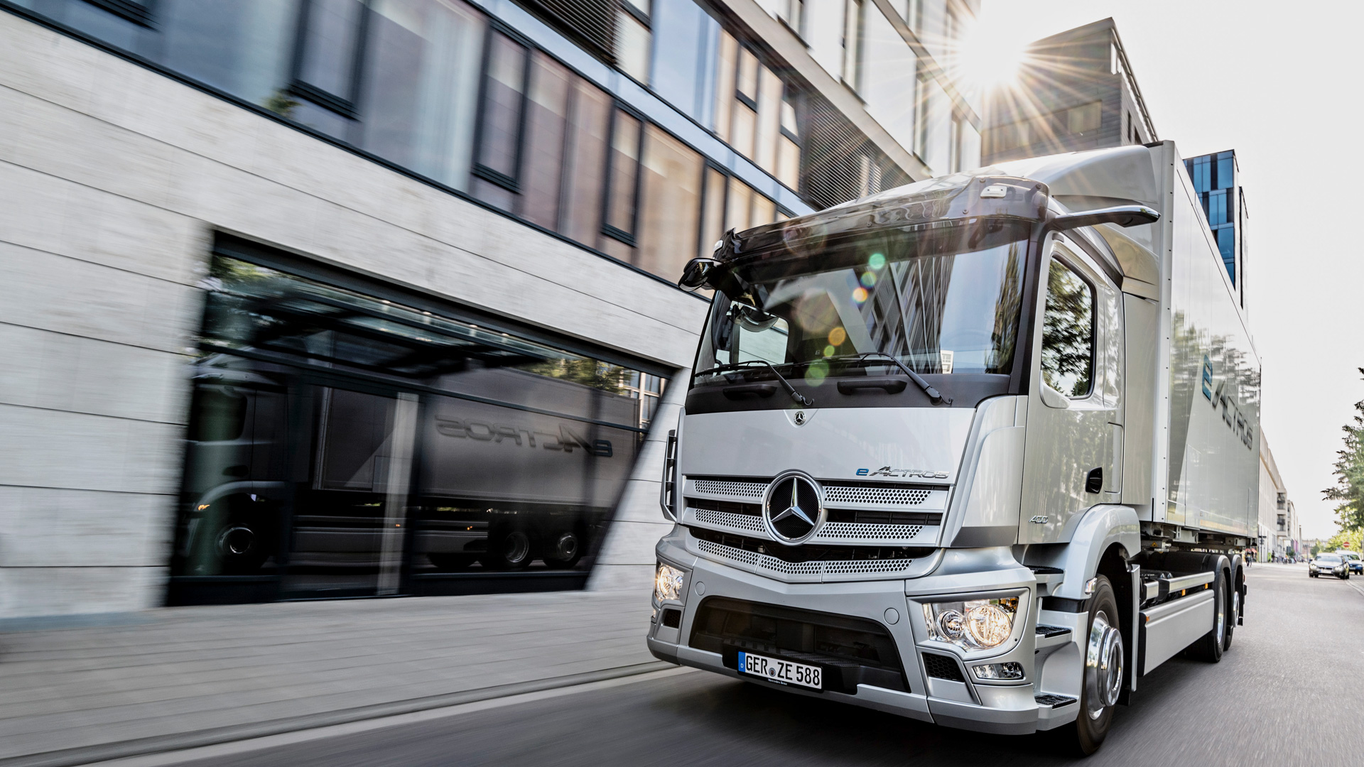 Der Serien-E-Actros kommt im Oktober - DVZ